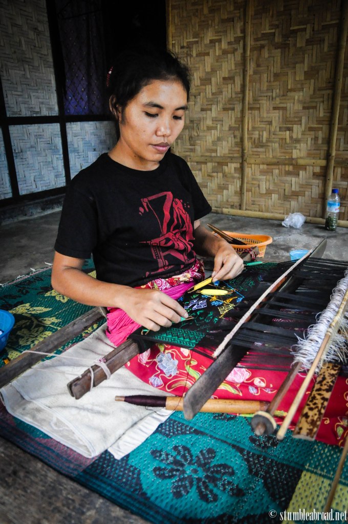 {LombokForKids} Visiting a Weaving Village | Stumble Abroad